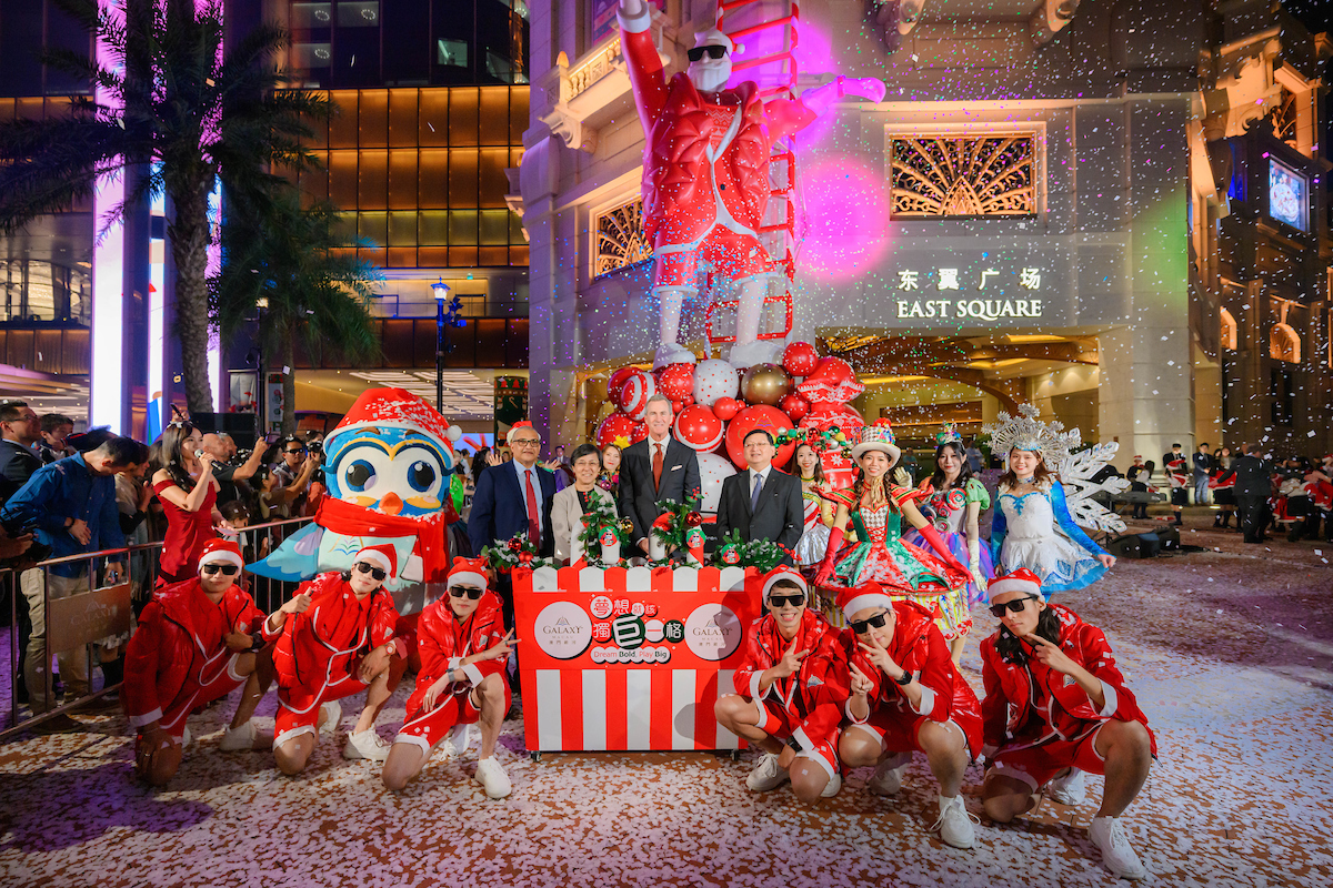 MAY “DREAM BOLD, PLAY BIG” AS GALAXY MACAU WELCOMES GIANT SANTA ...